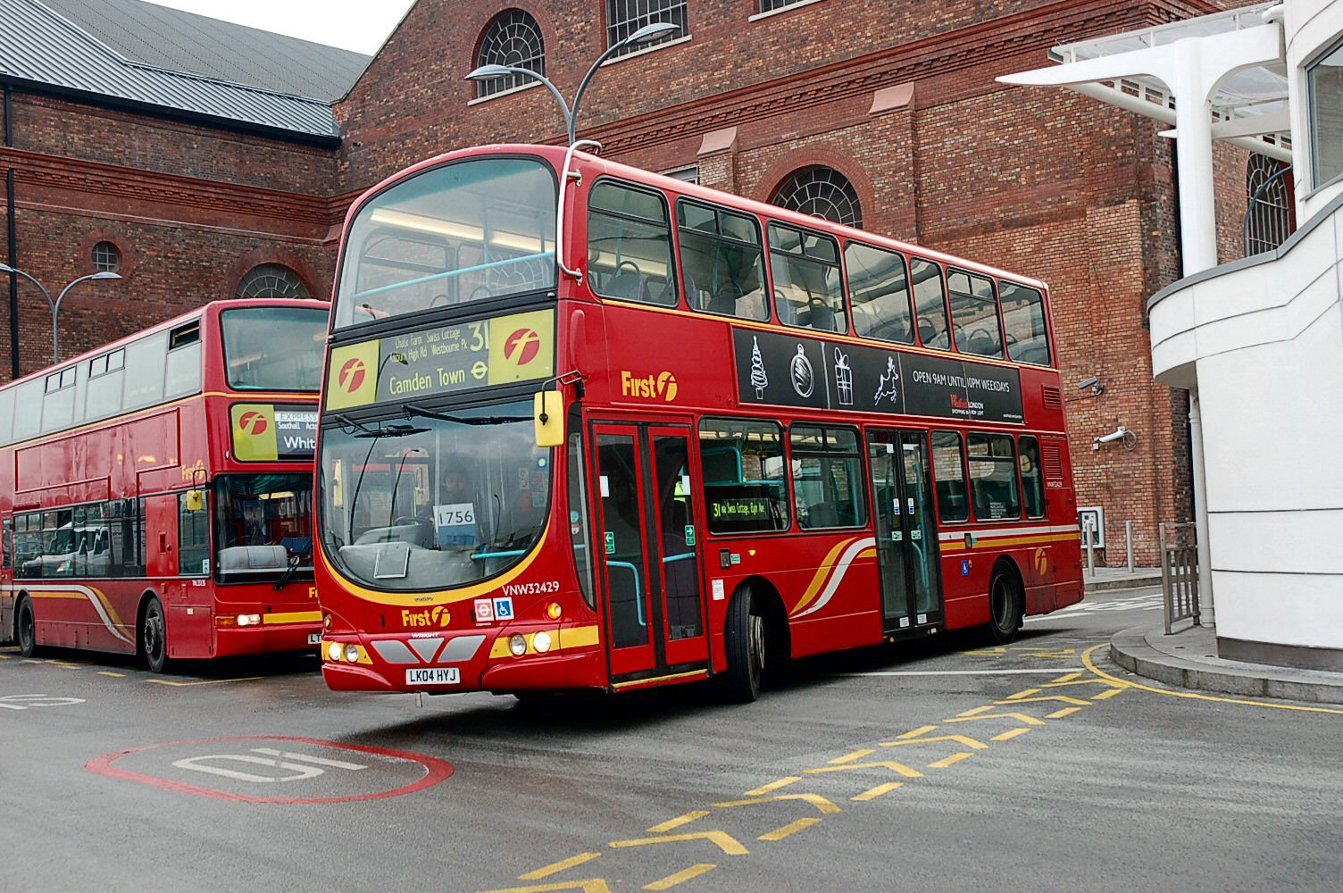 London Bus Route 31 - Buses and Photo Booths for Hire