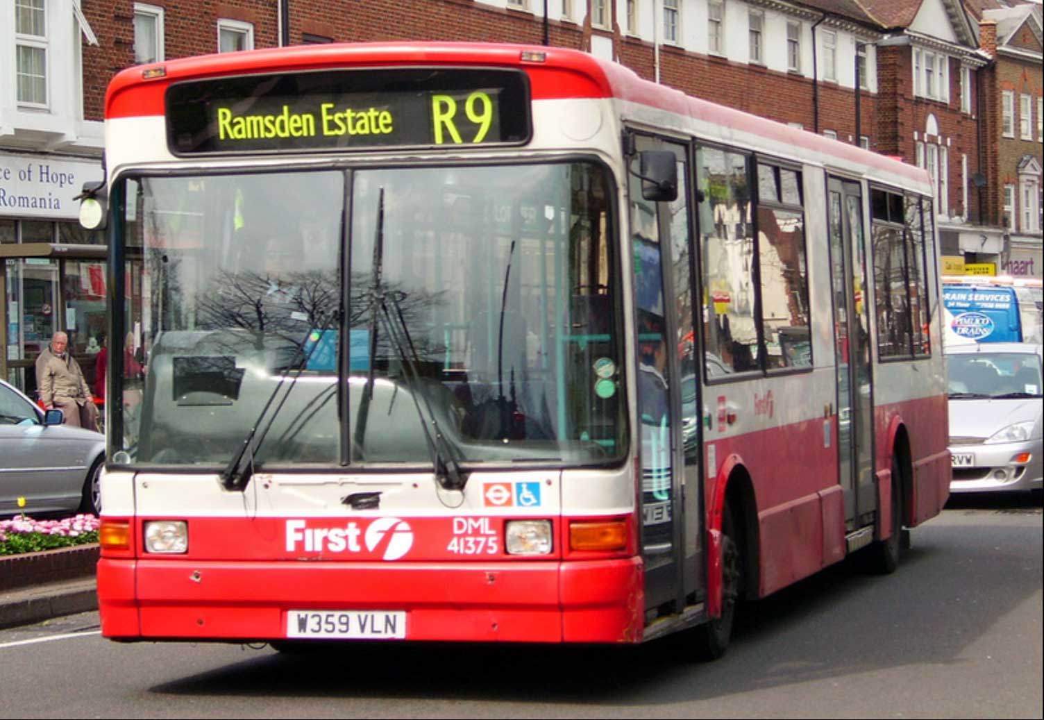 London Bus Route R9