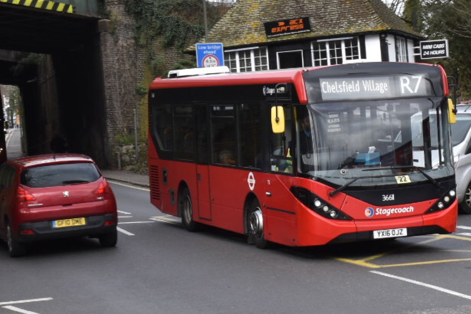 London Bus Route R7