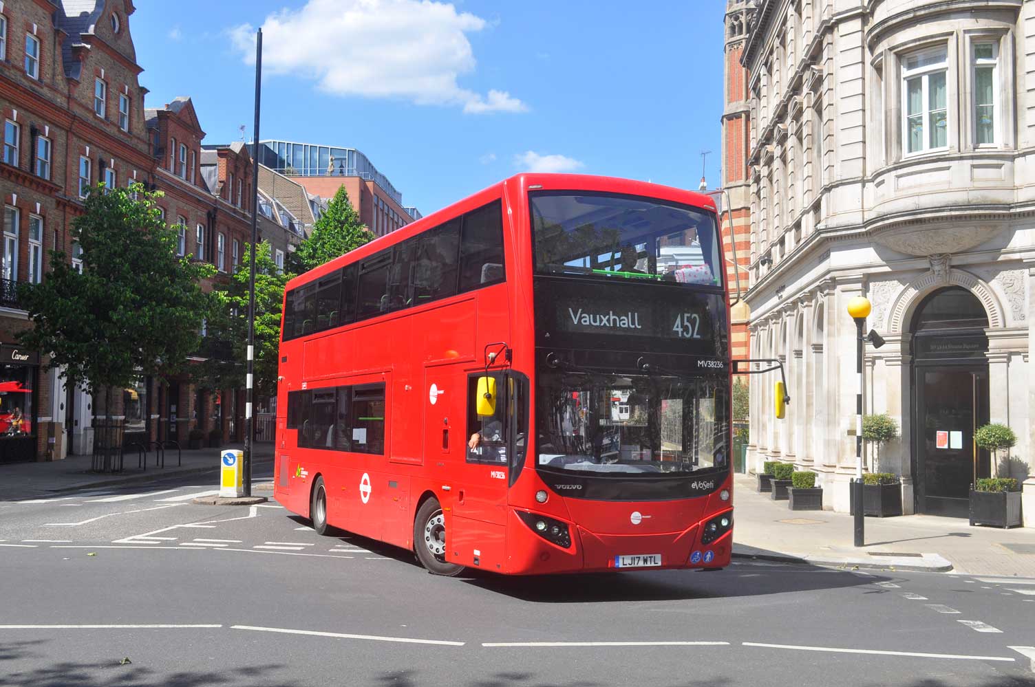 London Bus Route 452