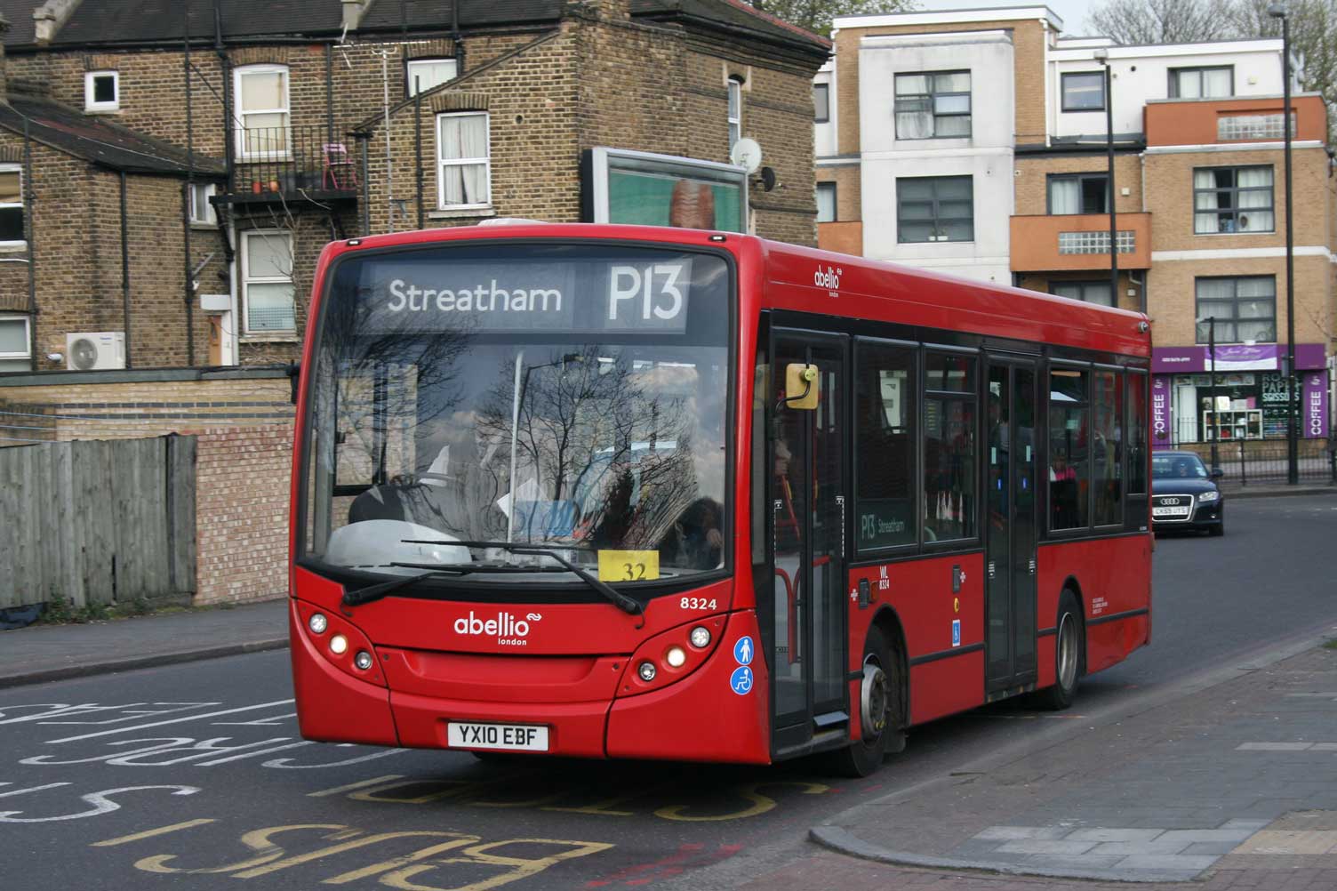 London Bus Route P13