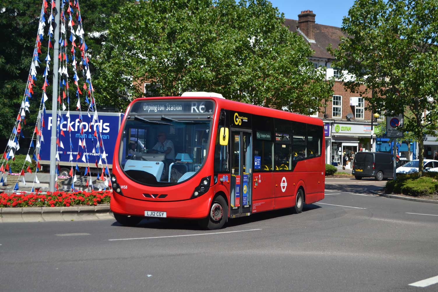 London Bus Route R6