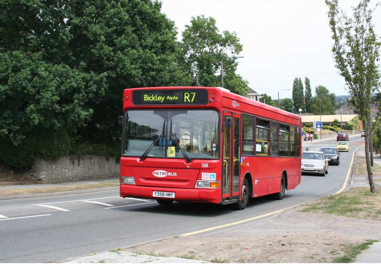 London Bus Route R7