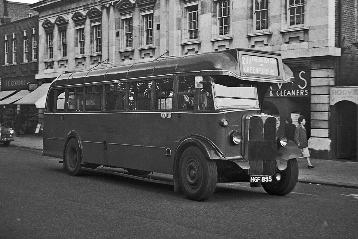 London Bus Route 211