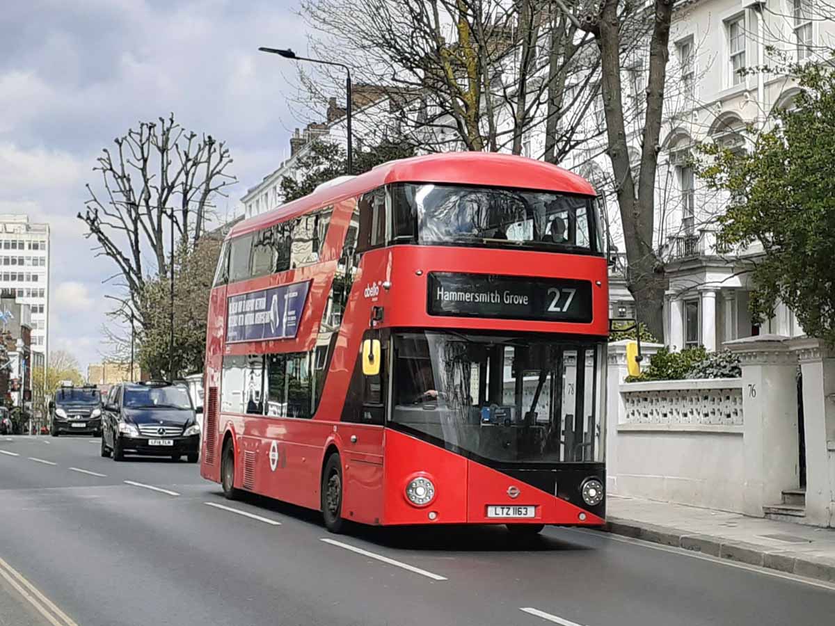 London Bus Route 27