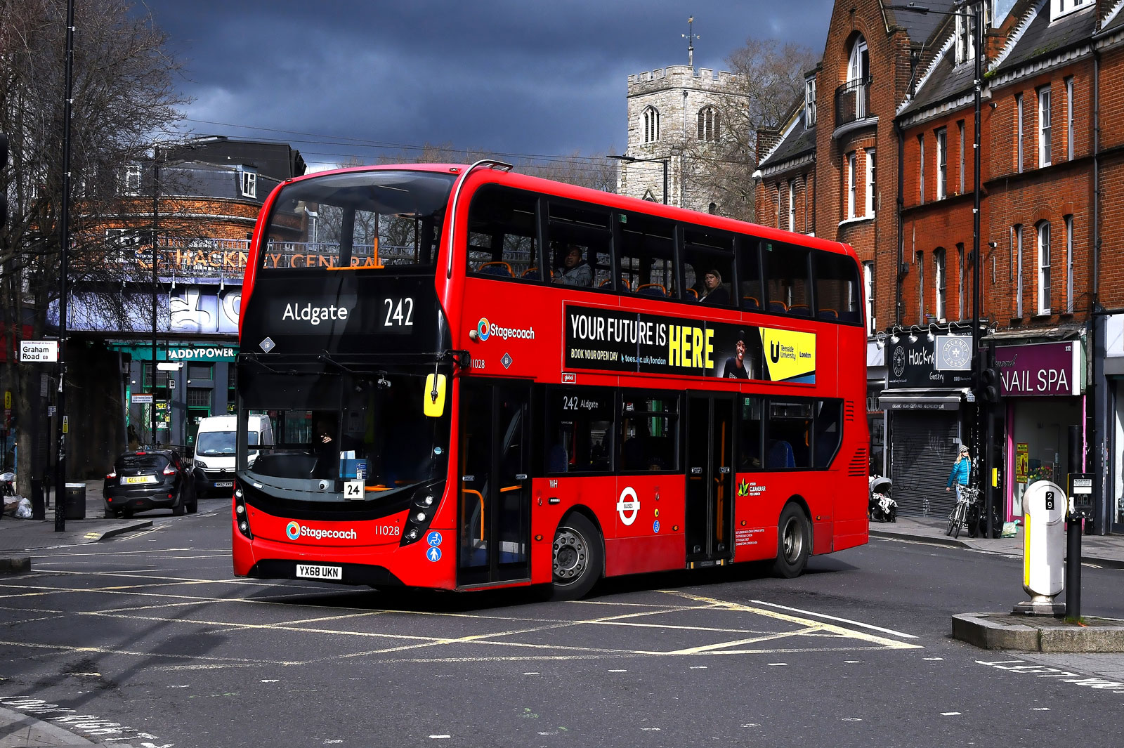 London Bus Route 242