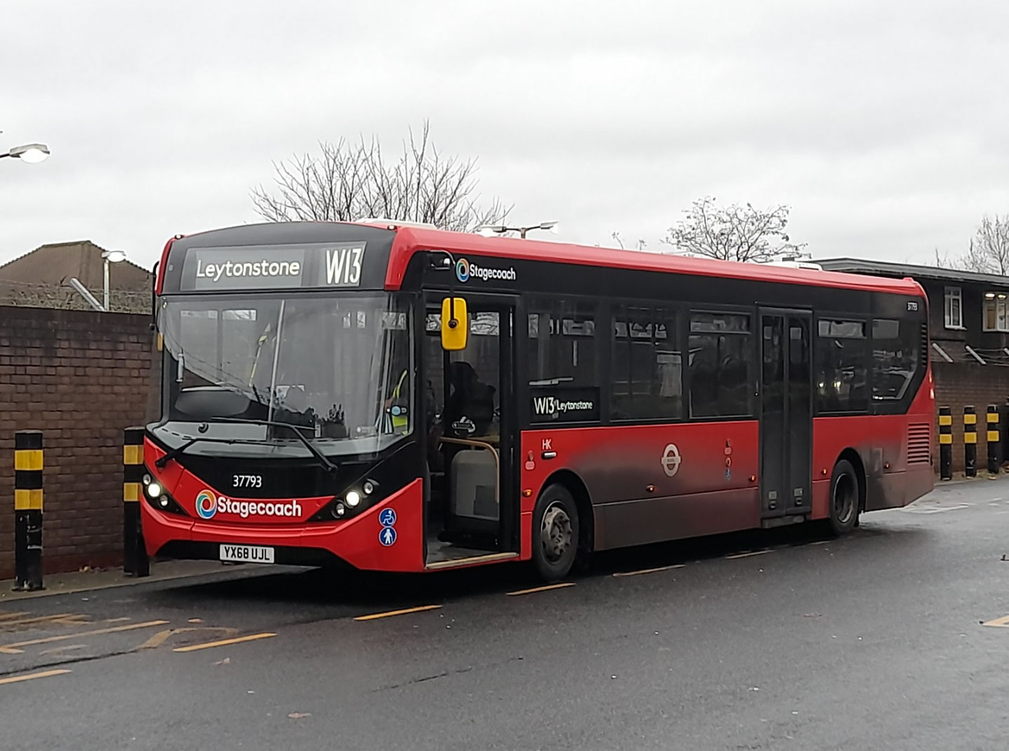London Bus Route W13