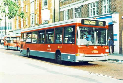 London Bus Route H32