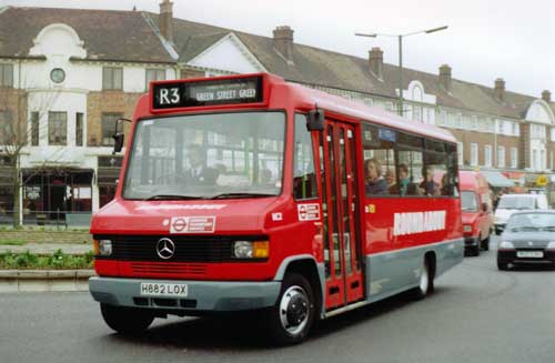 London Bus Route R3