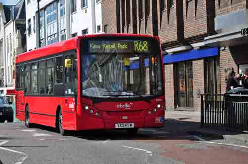 London Bus Route R68