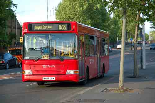 London Bus Route R68