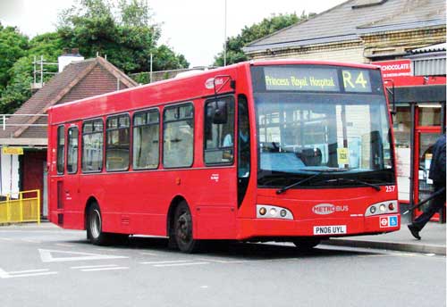London Bus Route R4